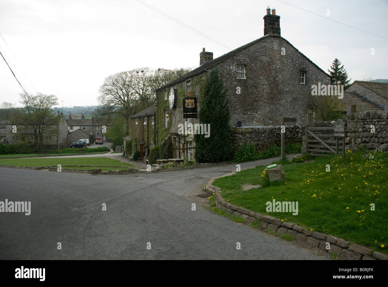 Malham public house hi-res stock photography and images - Alamy