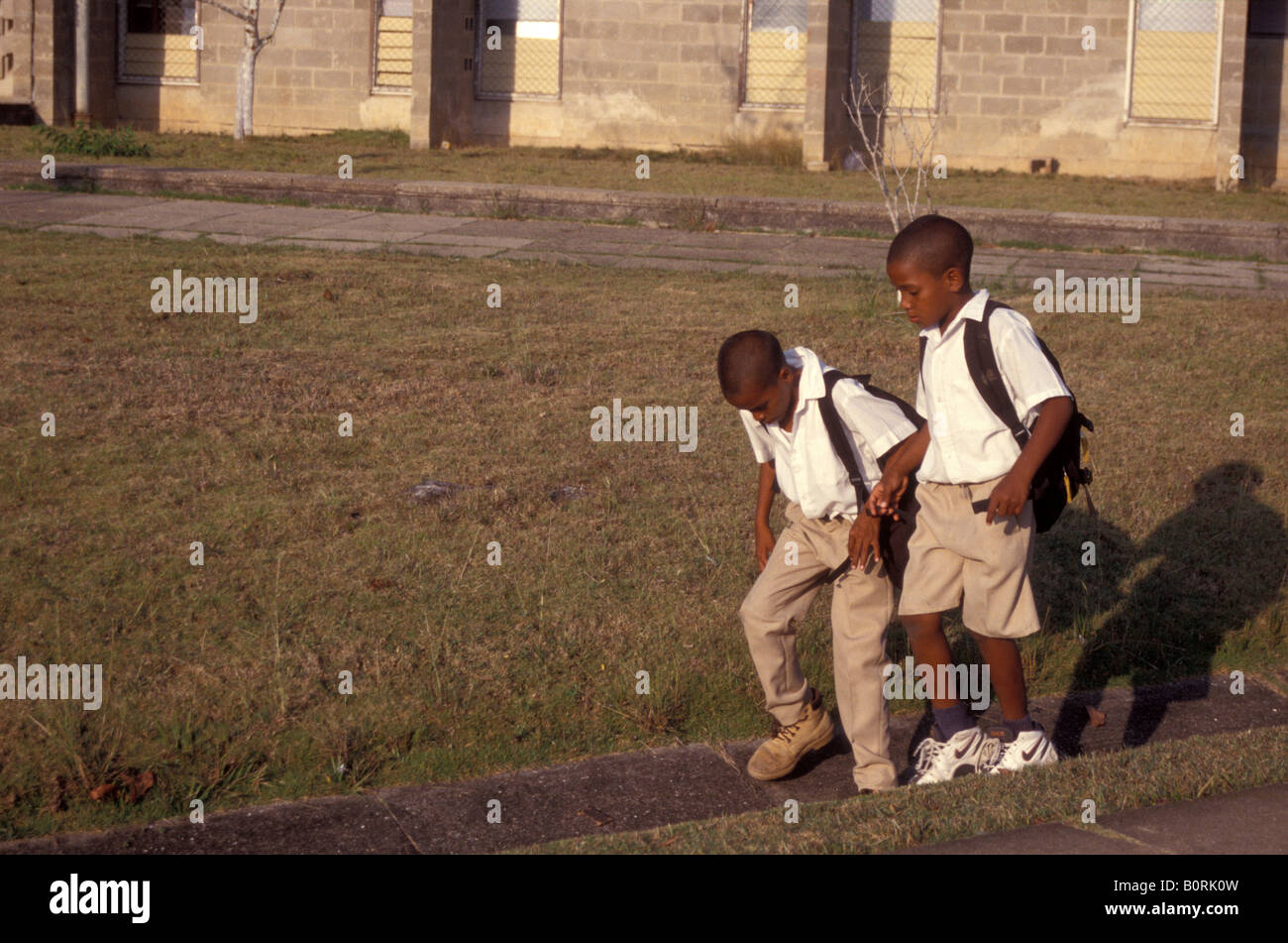 School students wearing uniform hi-res stock photography and images - Alamy