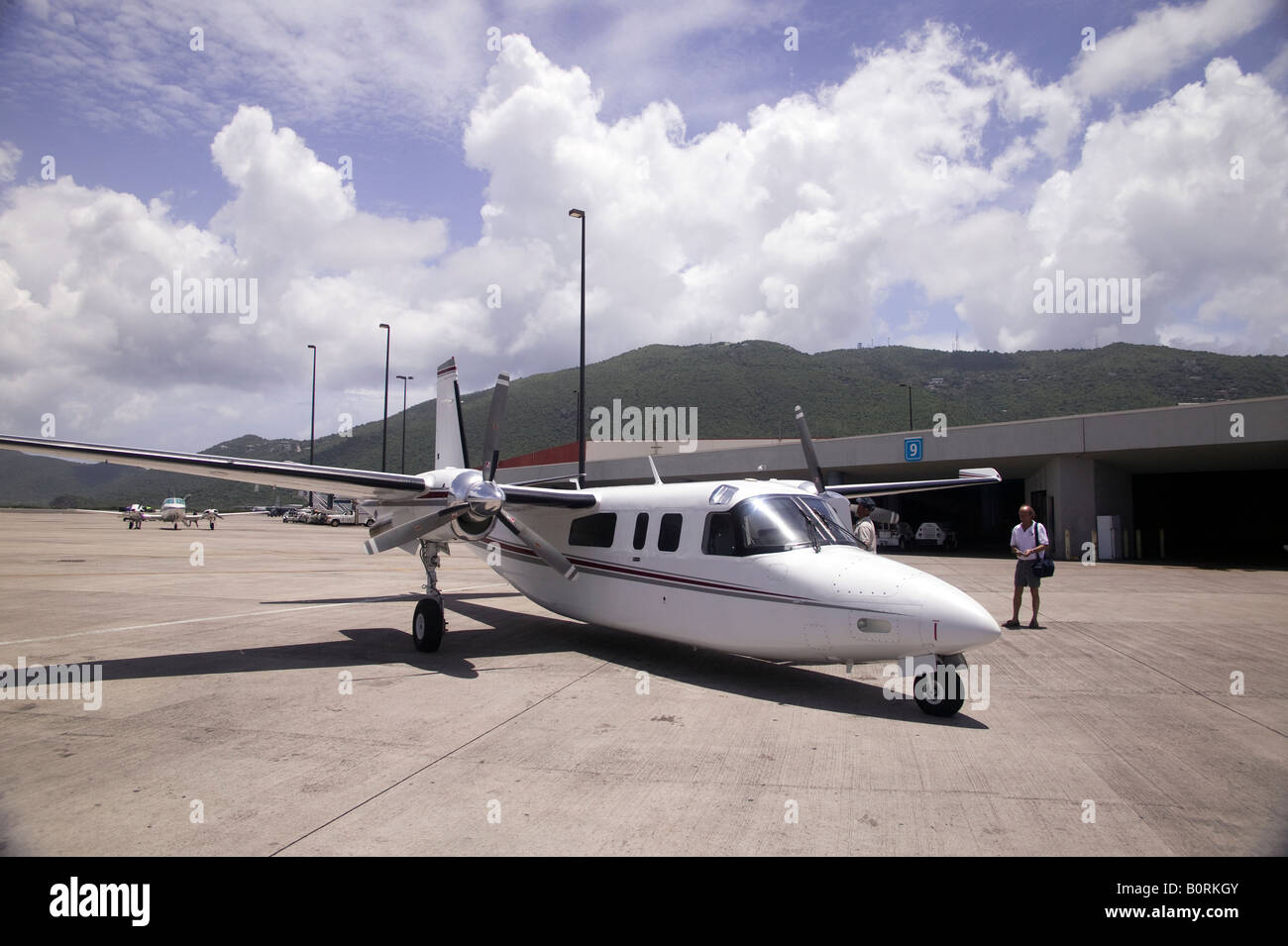 St thomas airport hi-res stock photography and images - Alamy