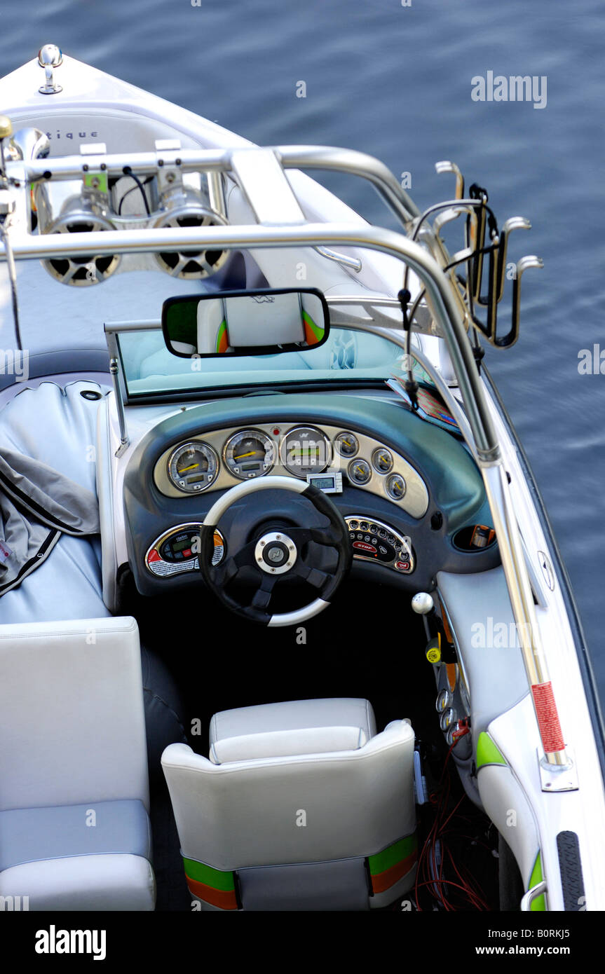 Speed boat close up aerial hi-res stock photography and images - Alamy