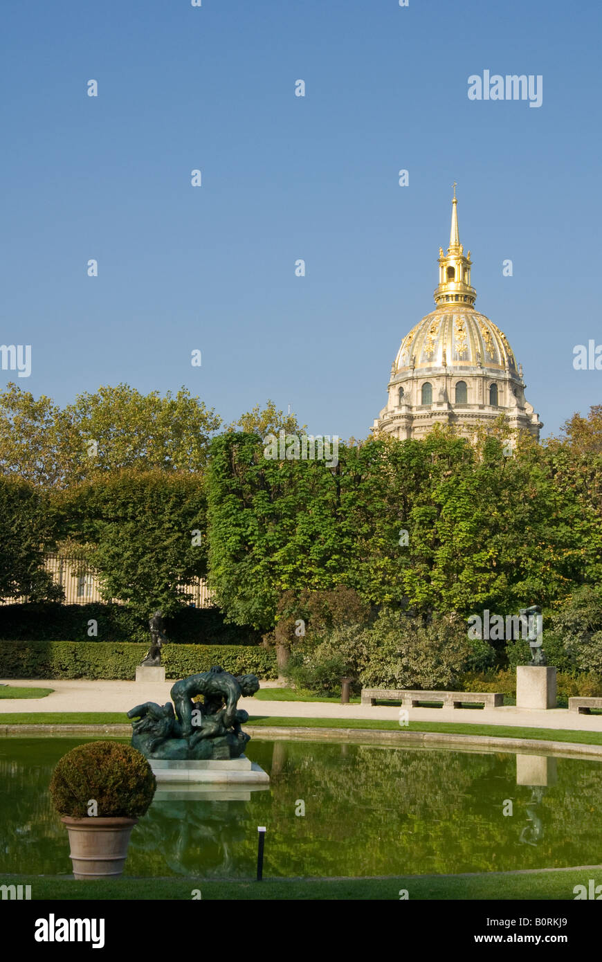 Sculpture in pond musee rodin hi-res stock photography and images - Alamy