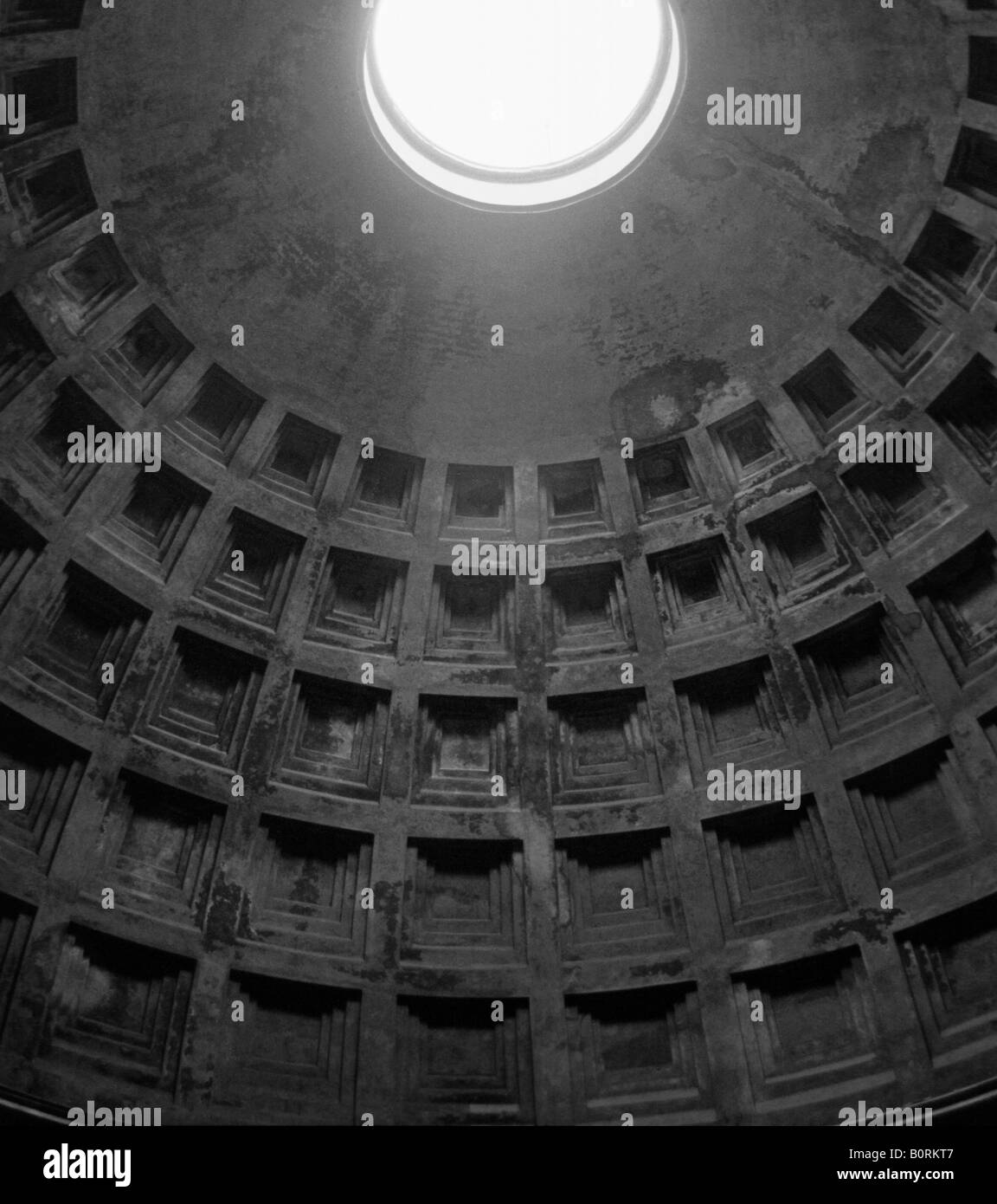 Coffered ceiling pantheon interior dome hi-res stock photography and ...