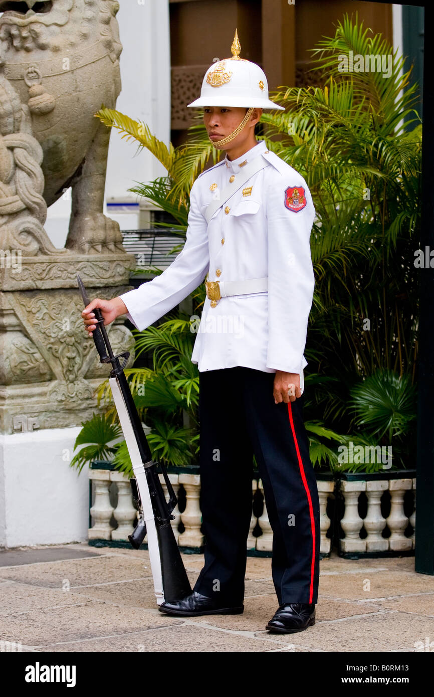 An Asian royal guard in Thailand Stock Photo - Alamy