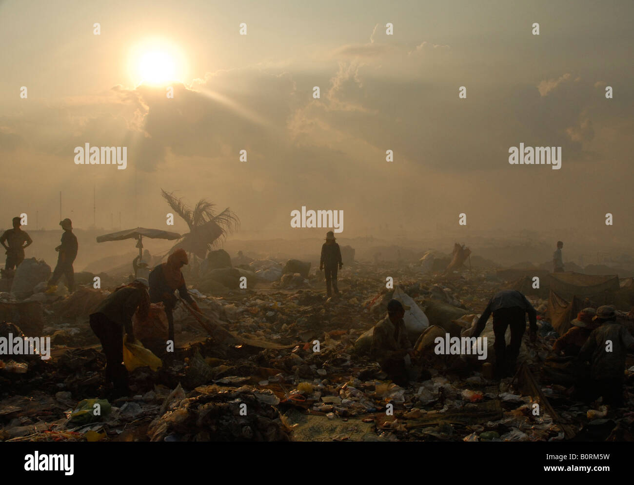 stung meanchey rubbish dump, phnom penh cambodia Stock Photo - Alamy