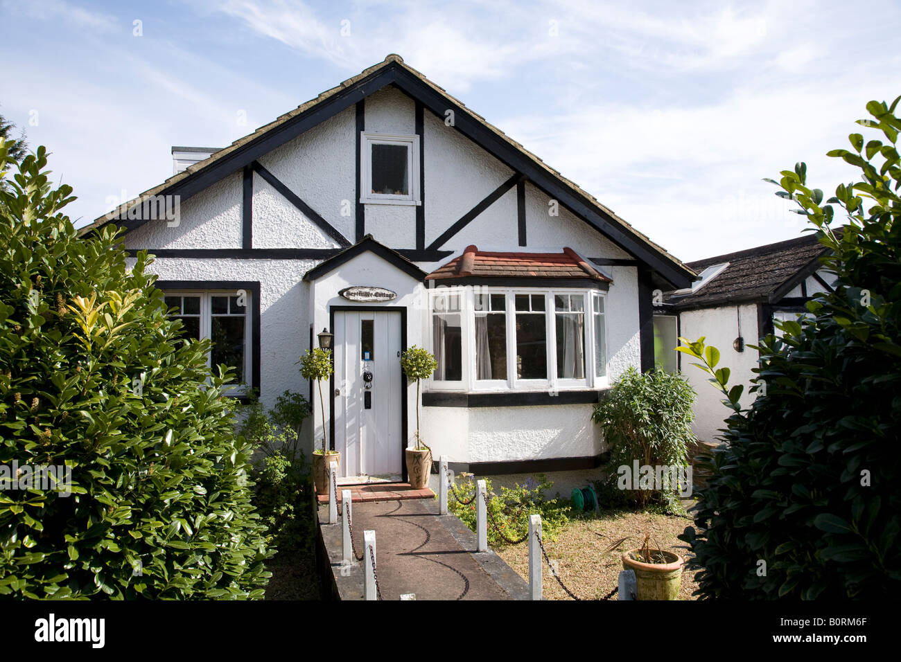 Lower class tudor house hi-res stock photography and images - Alamy