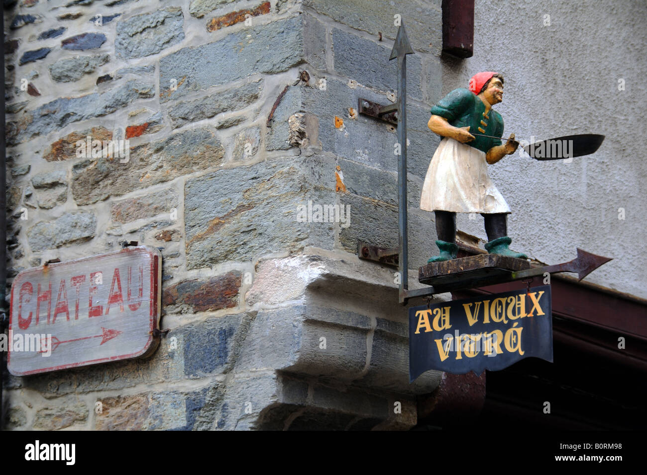 Medieval shop sign hi-res stock photography and images - Alamy