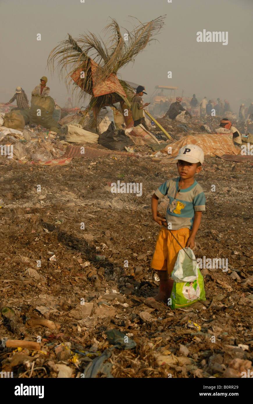 stung meanchey rubbish dump, phnom penh cambodia Stock Photo - Alamy