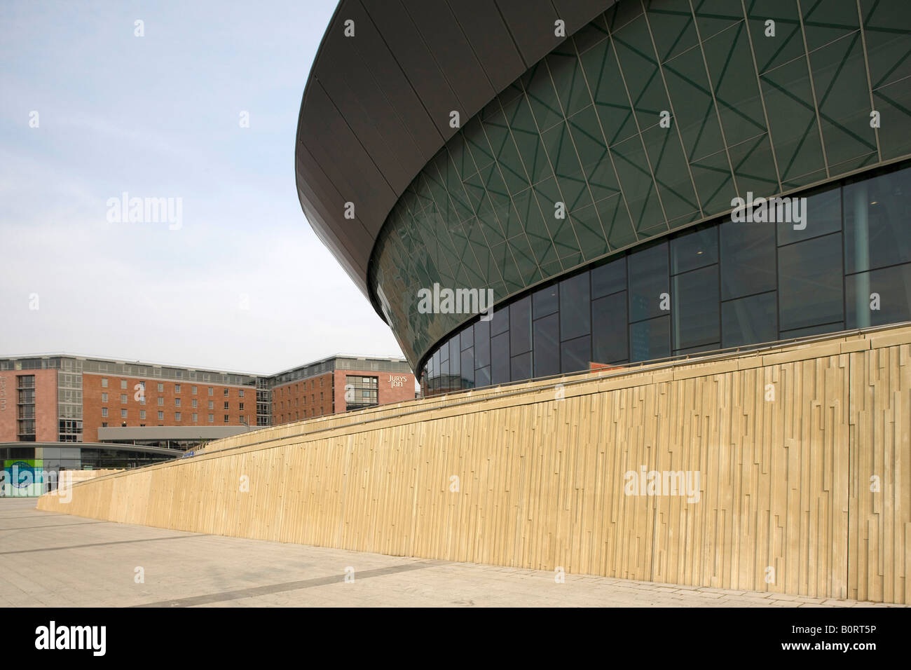 The Liverpool Echo Arena and BT conference centre in the Albert Dock ...