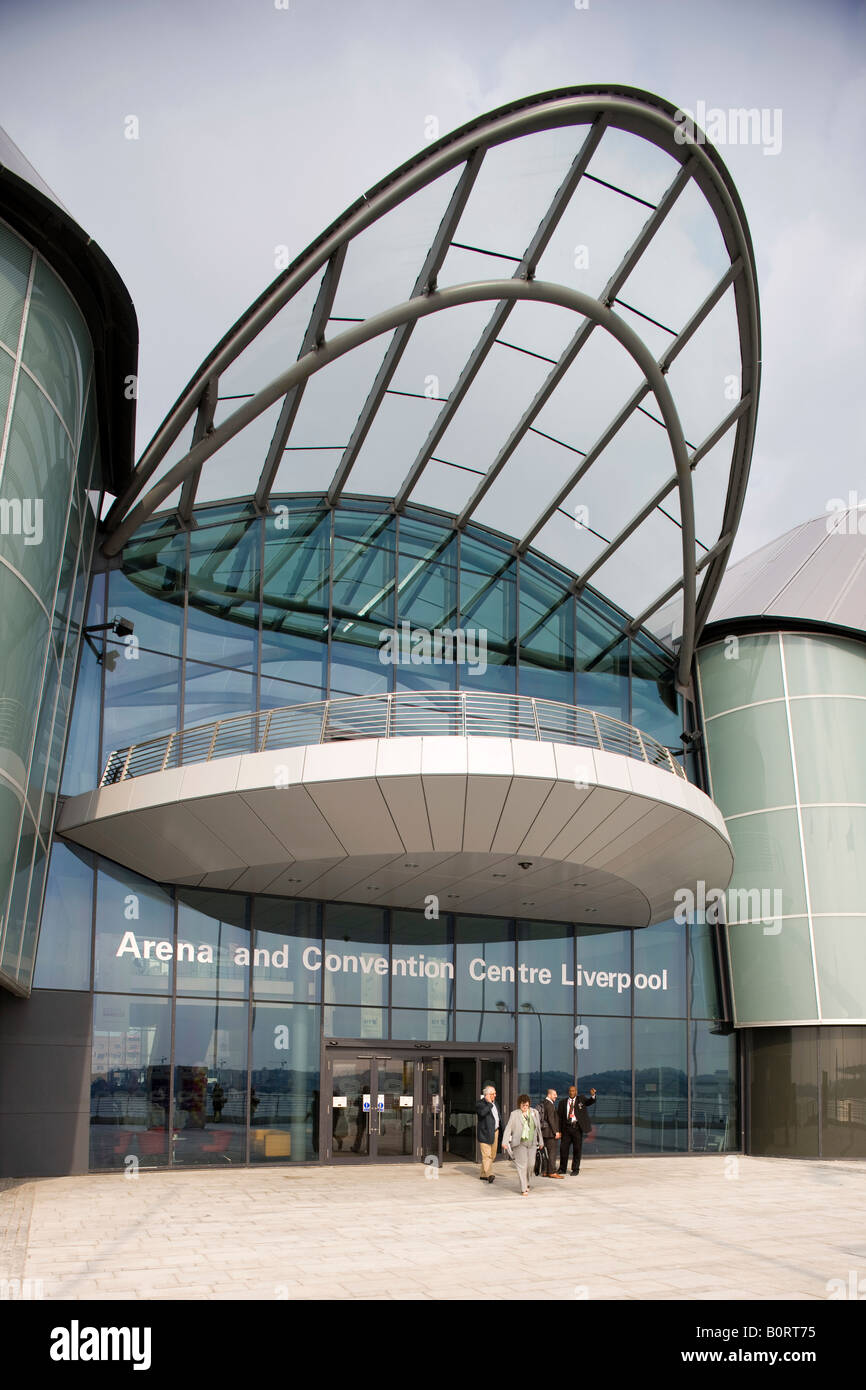 The Liverpool Echo Arena and BT conference centre in the Albert Dock ...