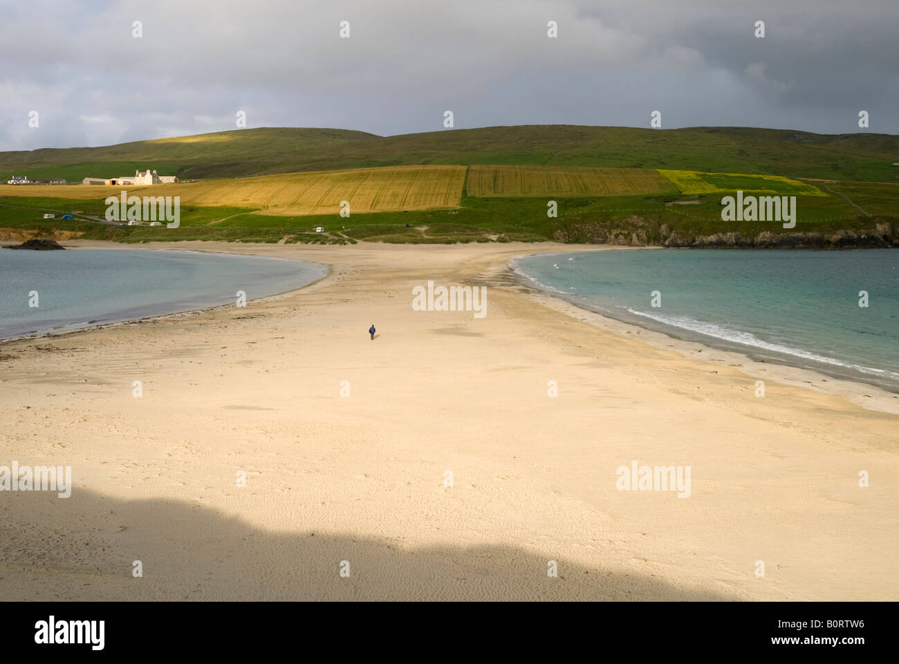 Tombolo connecting St Ninian's Isle to the Mainland, Shetland Islands ...