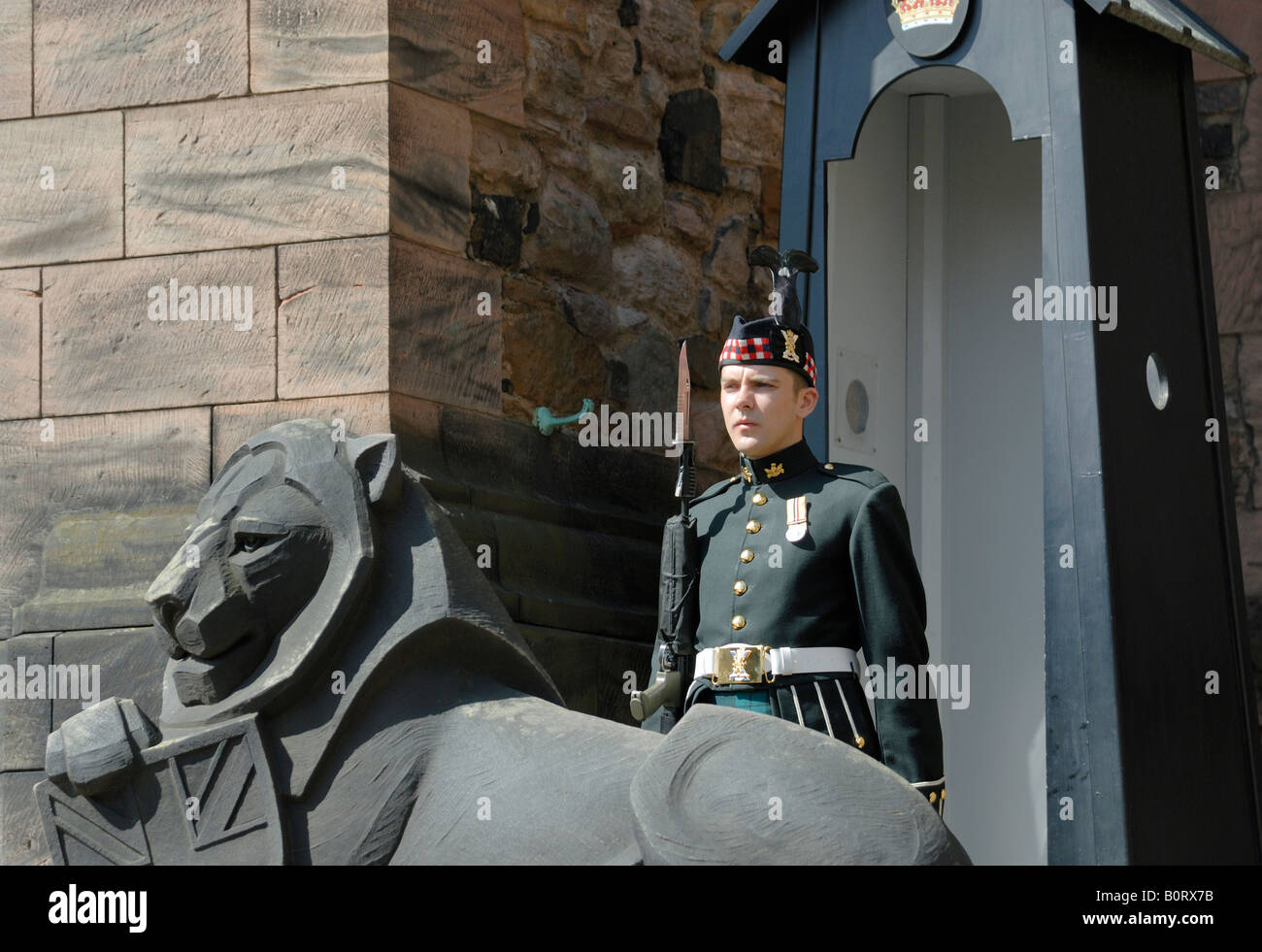 Sentry Guard, Edinburgh Castle Stock Photo - Alamy