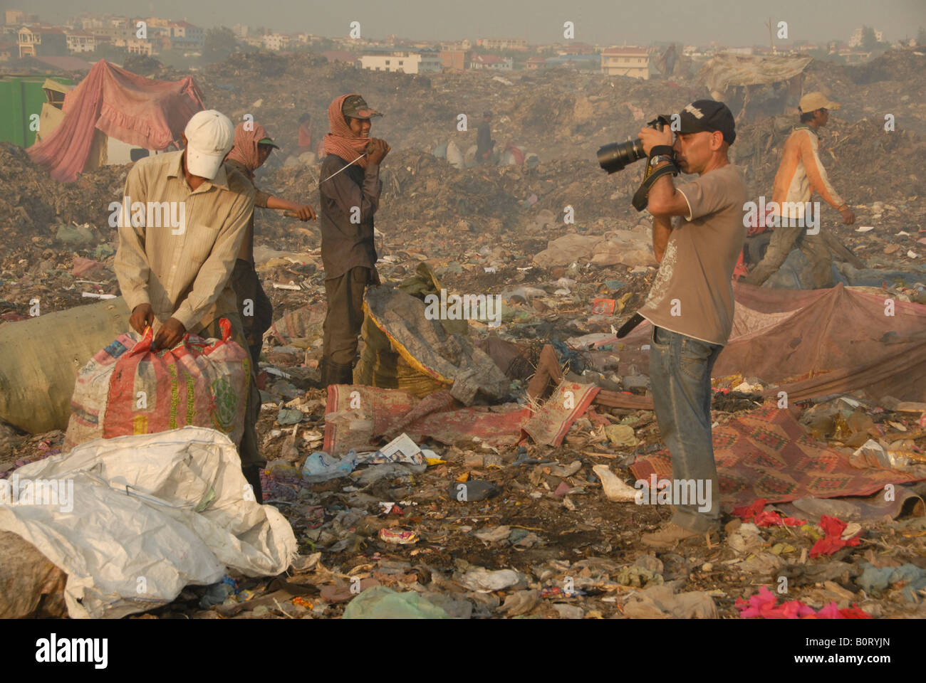 stung meanchey rubbish dump, phnom penh cambodia Stock Photo - Alamy