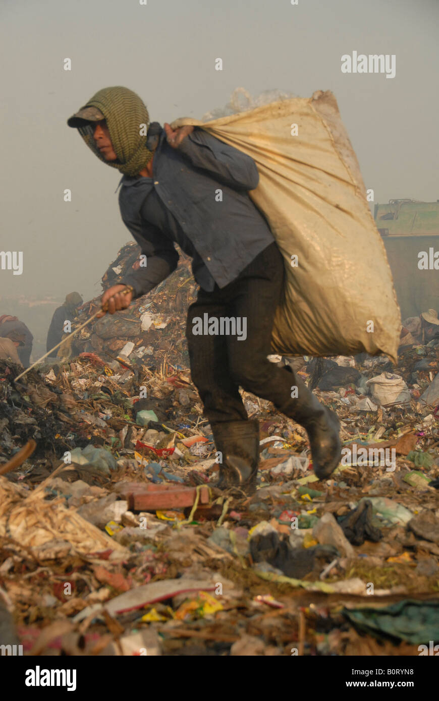 stung meanchey rubbish dump, phnom penh cambodia Stock Photo - Alamy