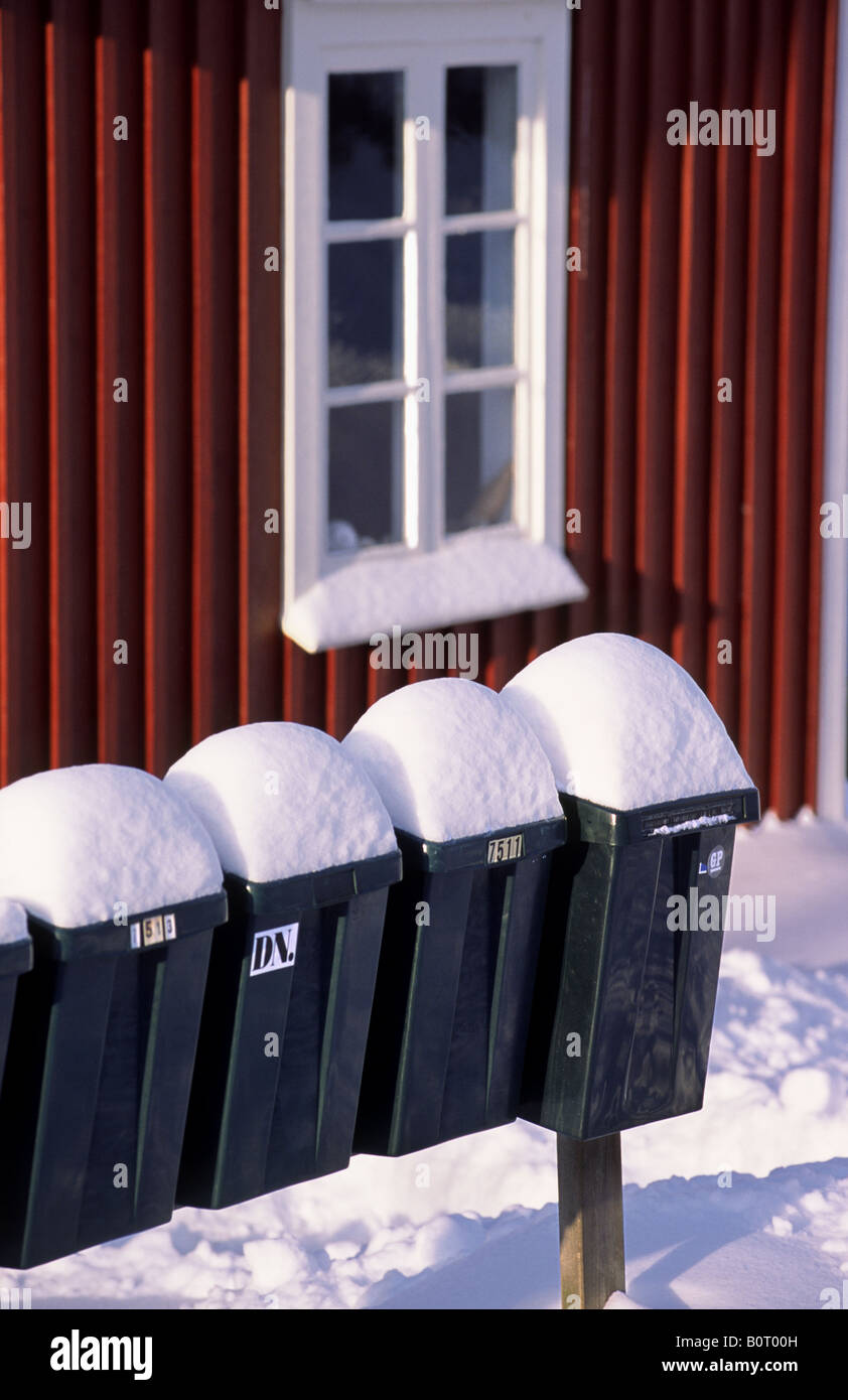 Frozen mailboxes hi-res stock photography and images - Alamy