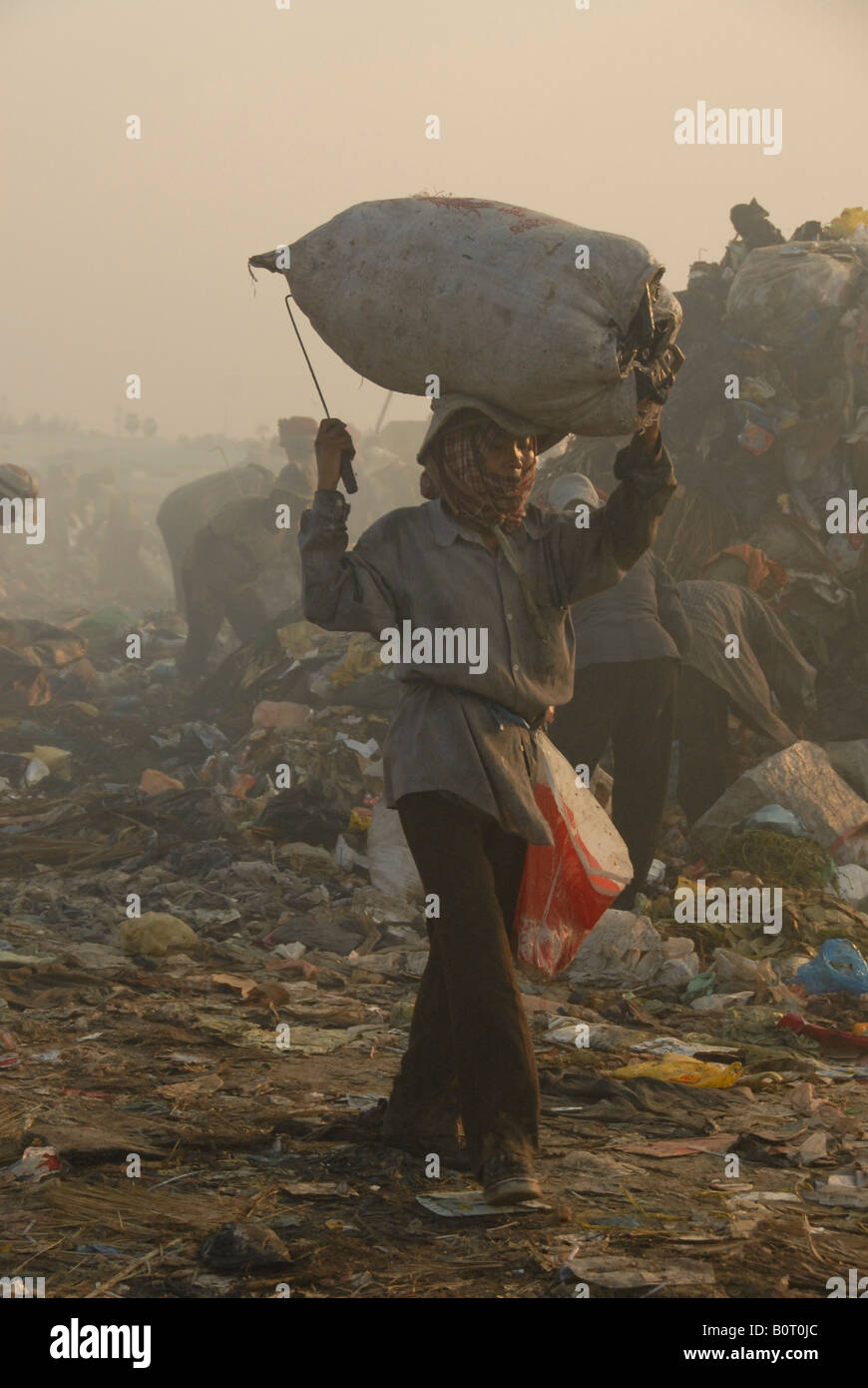 stung meanchey rubbish dump, phnom penh cambodia Stock Photo - Alamy