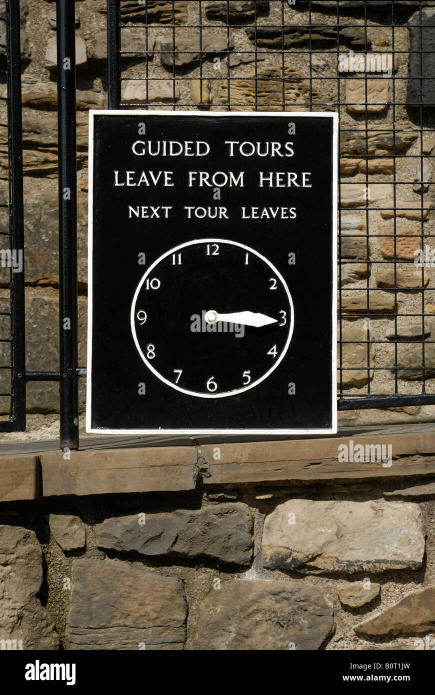 Edinburgh Castle tours Stock Photo - Alamy