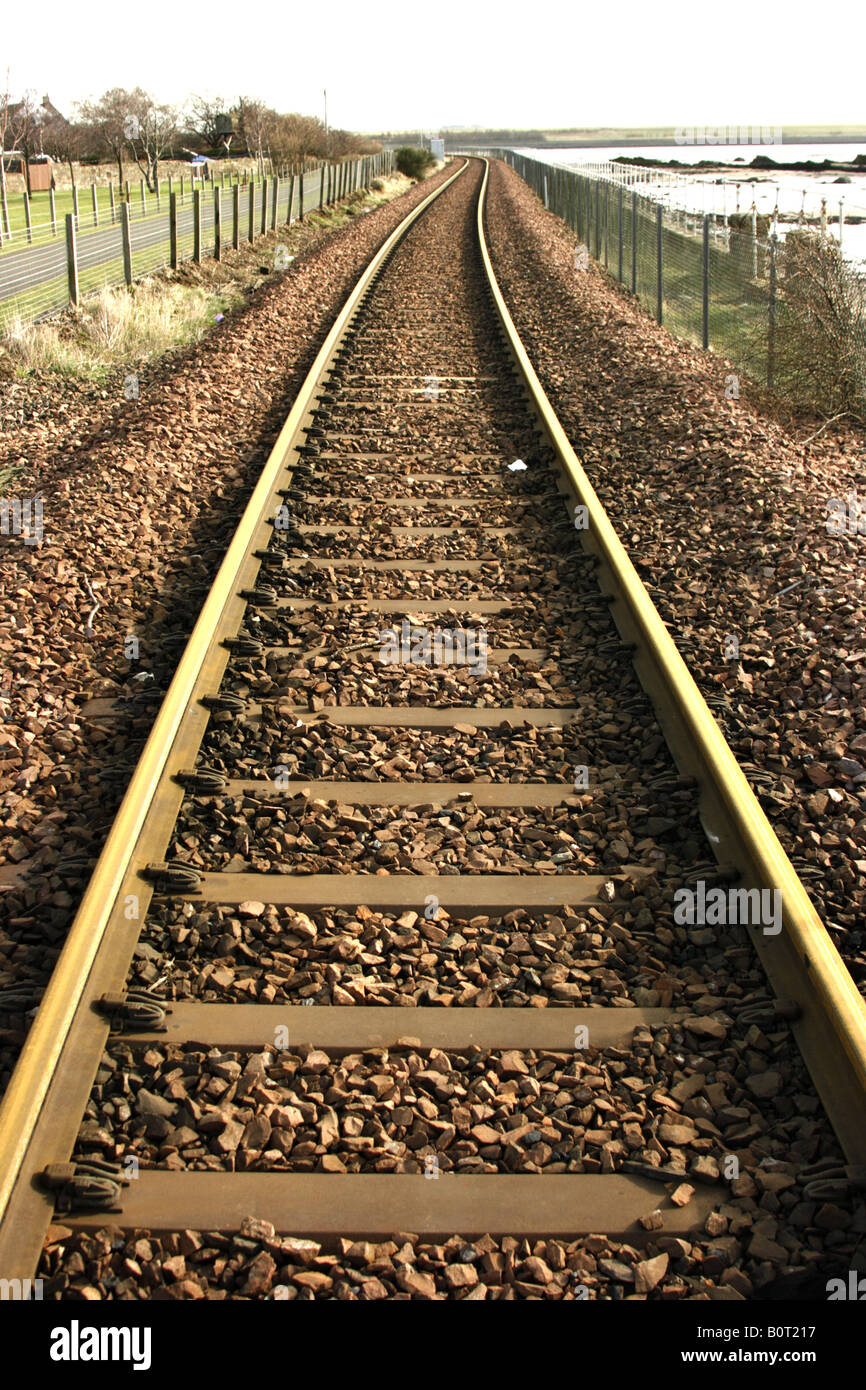 Single track coastal railway line Stock Photo - Alamy
