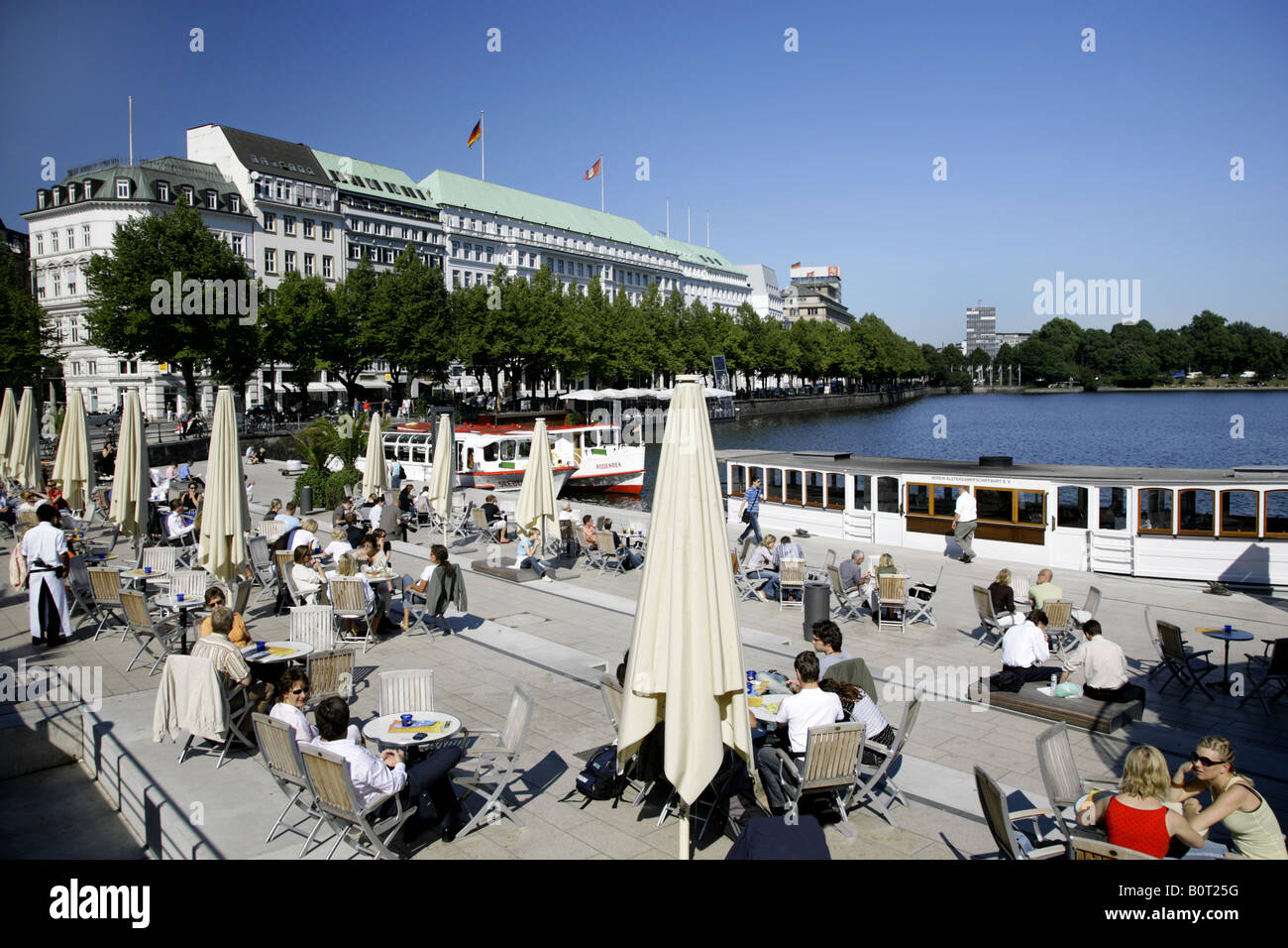 Jungfernstieg and alster pavilion hi-res stock photography and images ...