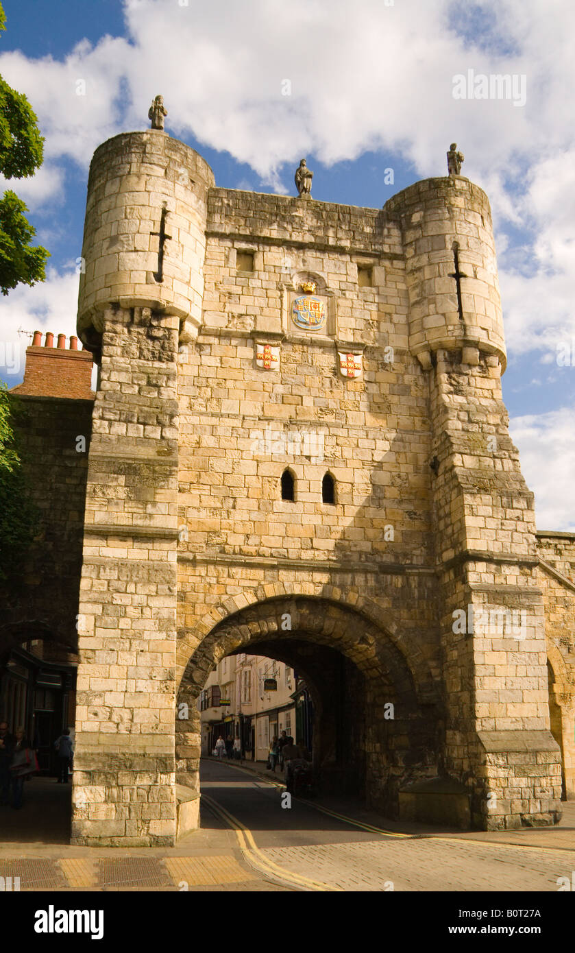 Bootham Bar Gate in the city walls of York, North Yorkshire, England ...