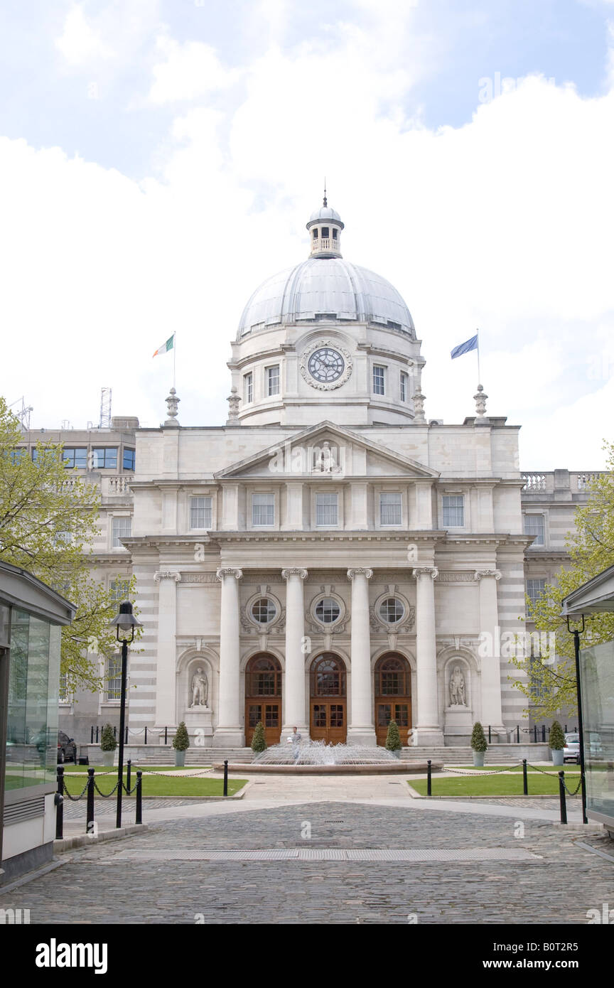 Irish parliament buildings in dublin hi-res stock photography and ...
