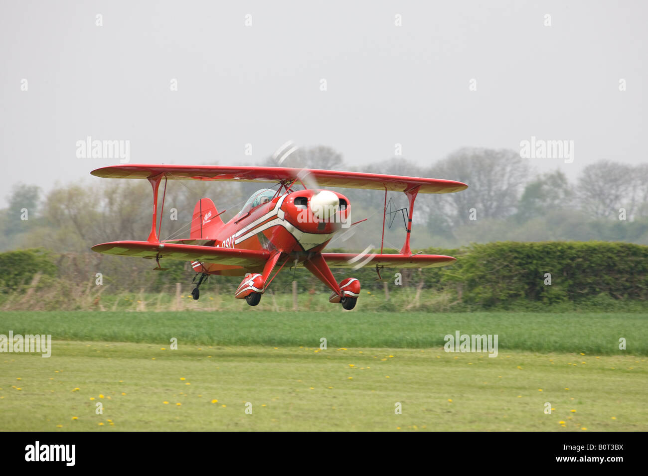 Red pitts landing hi-res stock photography and images - Alamy