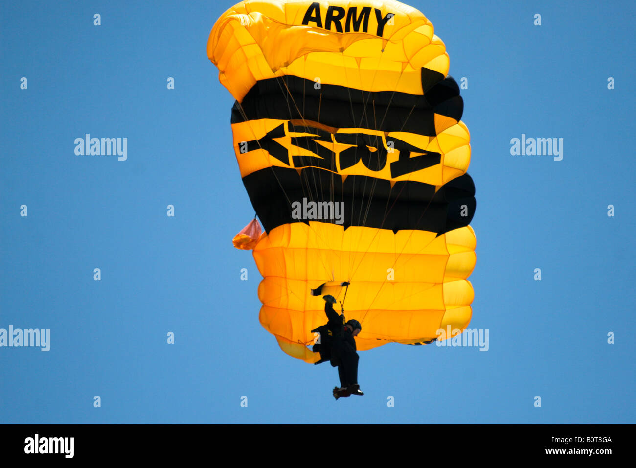 U S Air Force Skydiving Team Stock Photos & U S Air Force Skydiving ...