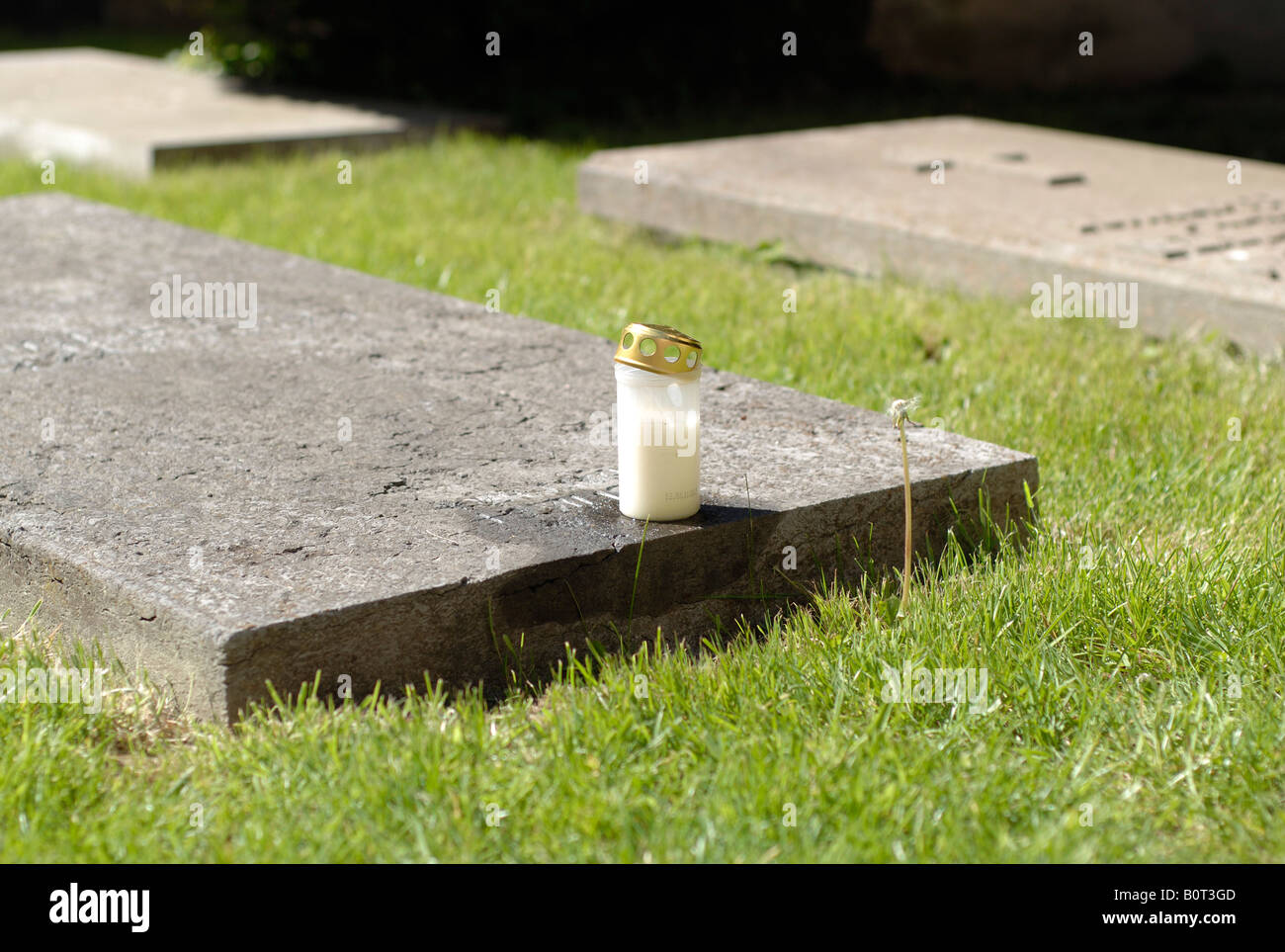 Tomb slab hi-res stock photography and images - Alamy