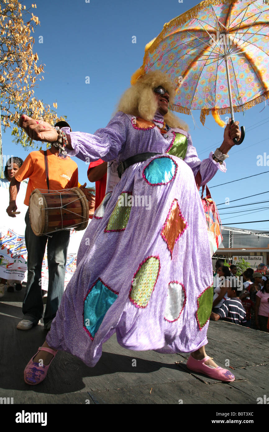 Carnival participant dressed up as transvestite Roba la Gallina ...