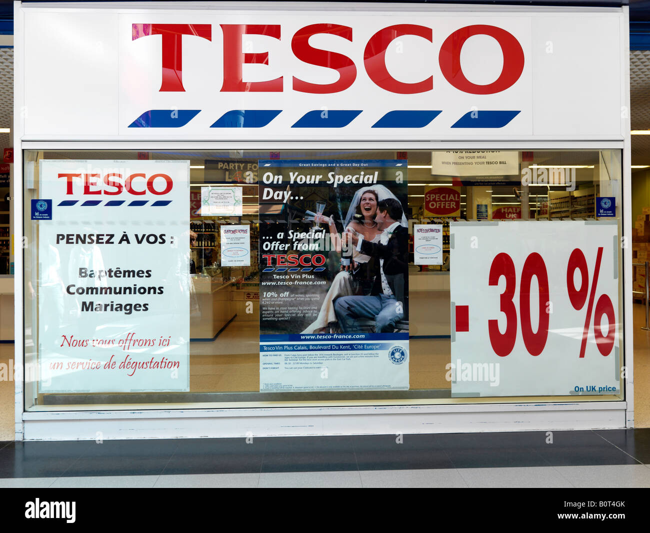 Tesco mall store High Resolution Stock Photography and Images - Alamy