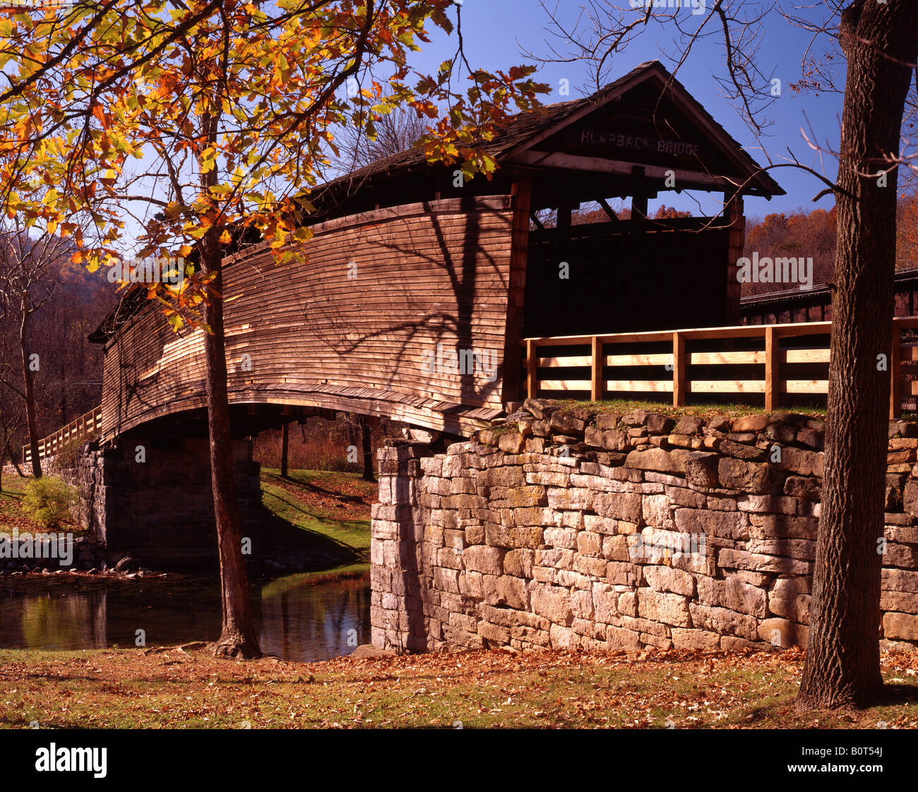Humpback covered bridge hi-res stock photography and images - Alamy