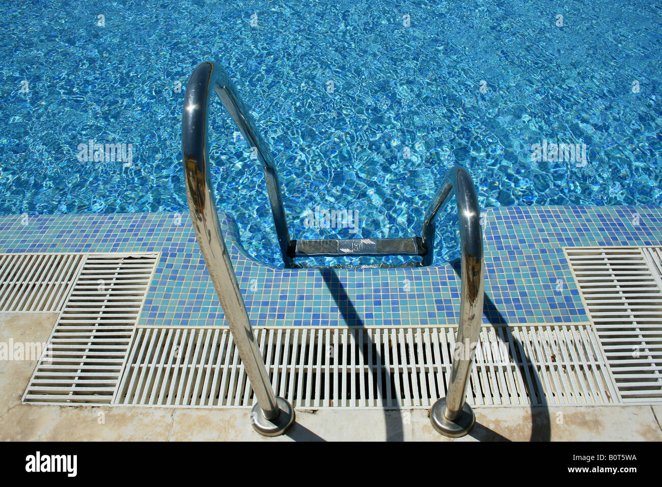 Swimming pool steps hi-res stock photography and images - Alamy