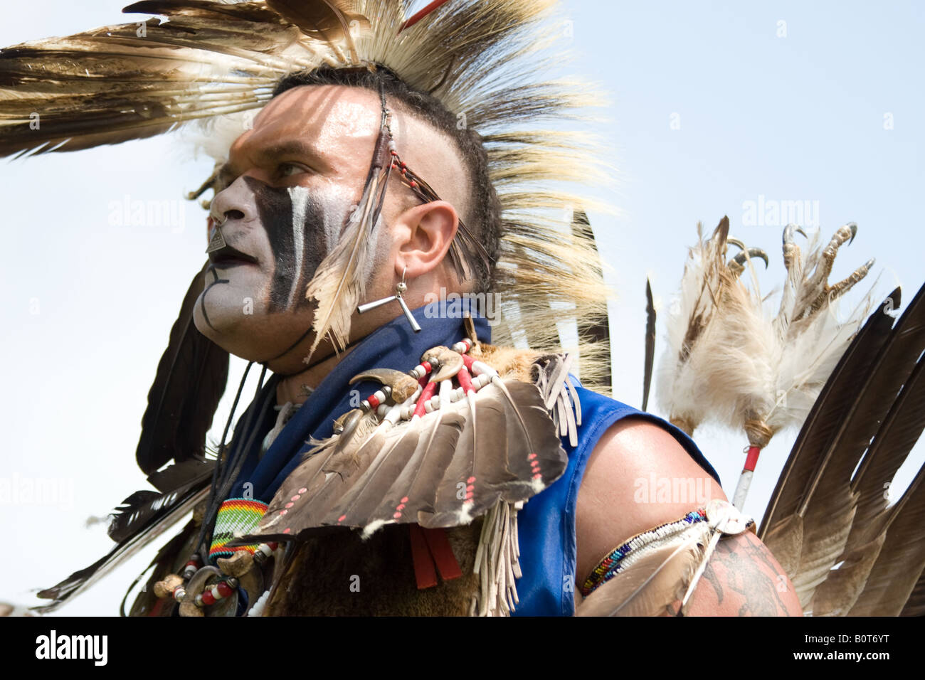 Mohawk indian hi-res stock photography and images - Alamy
