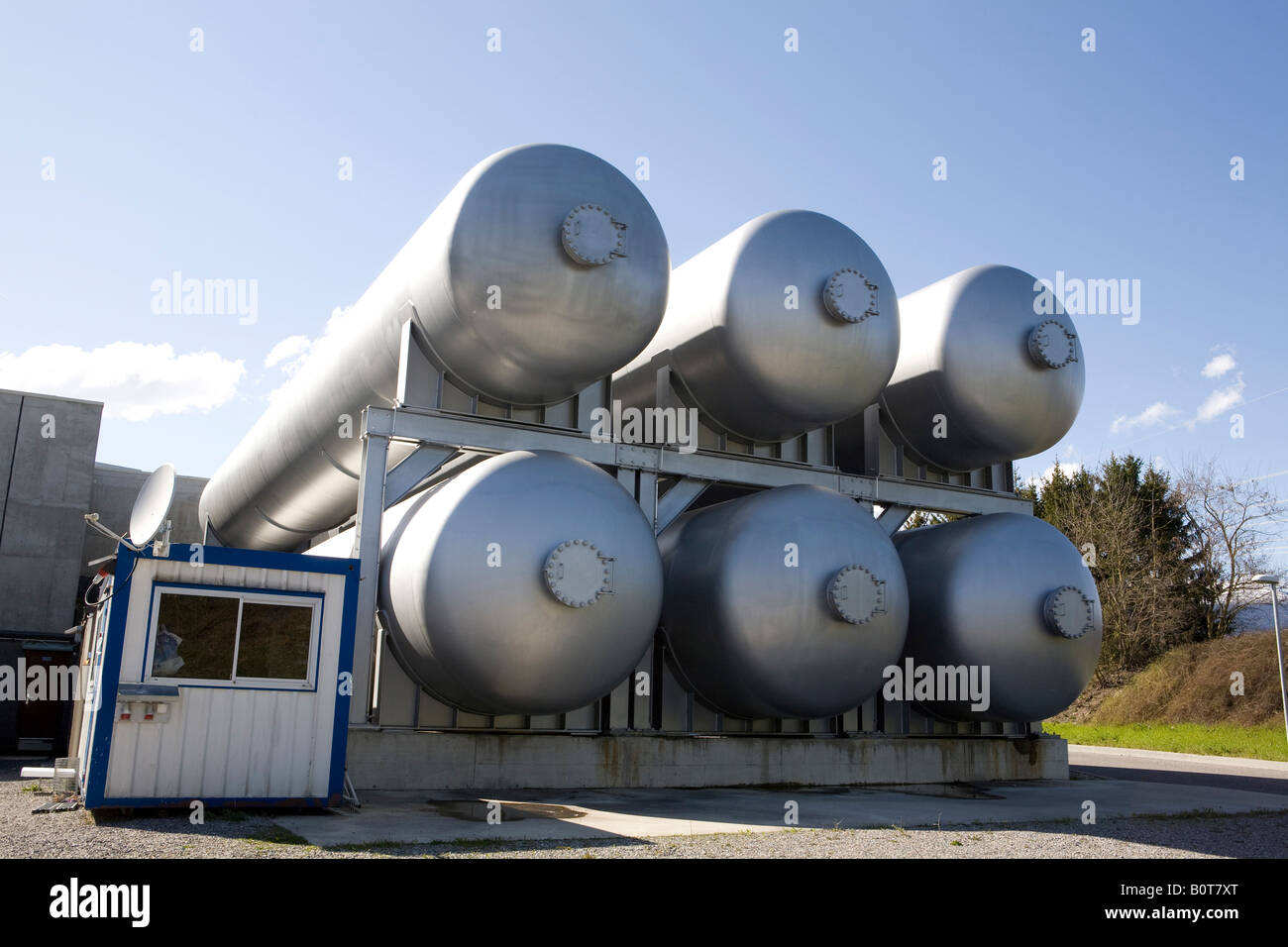 Liquid Helium Tank A Freezing Advancement