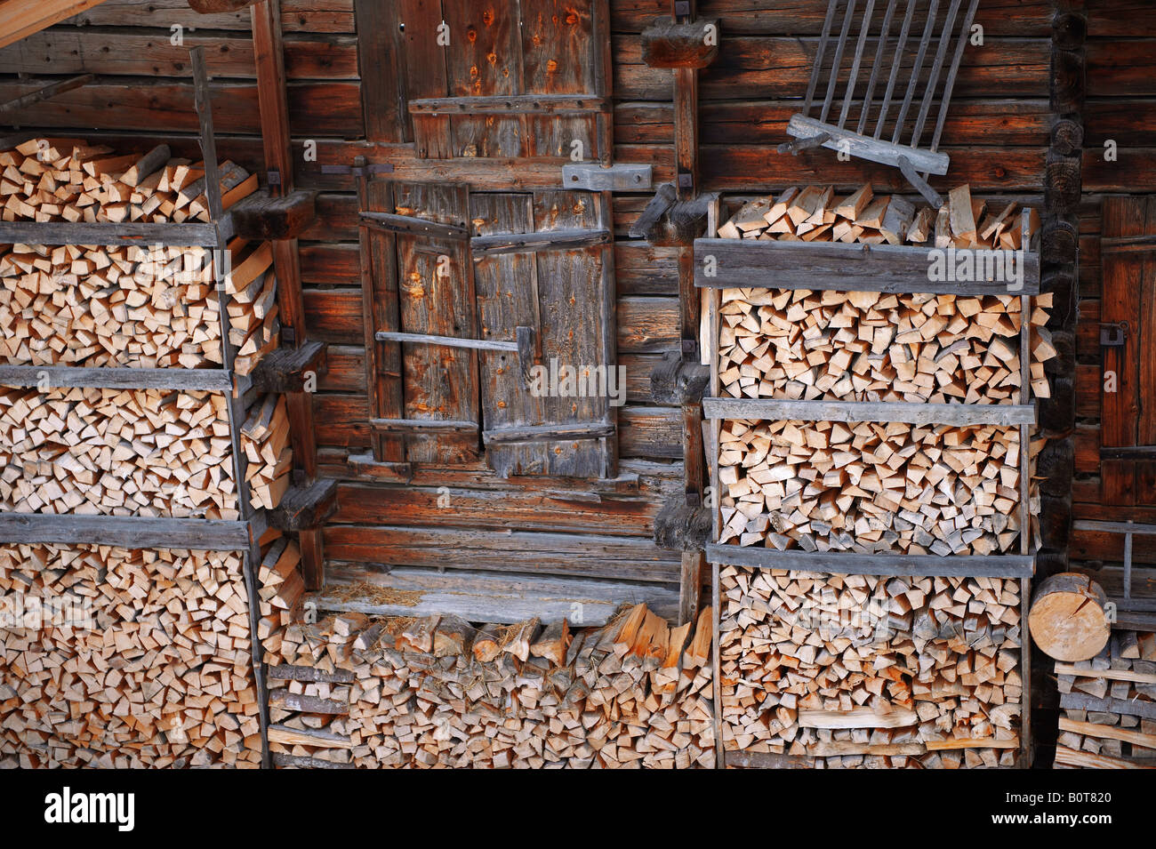 Swiss barn hi-res stock photography and images - Alamy