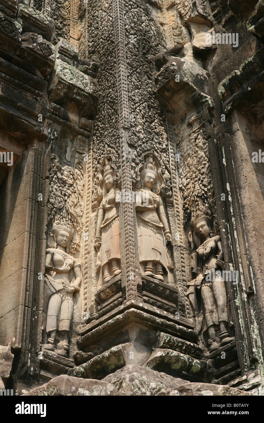 Devata Female divinity figure @ Thommanon A Shrine built by ...