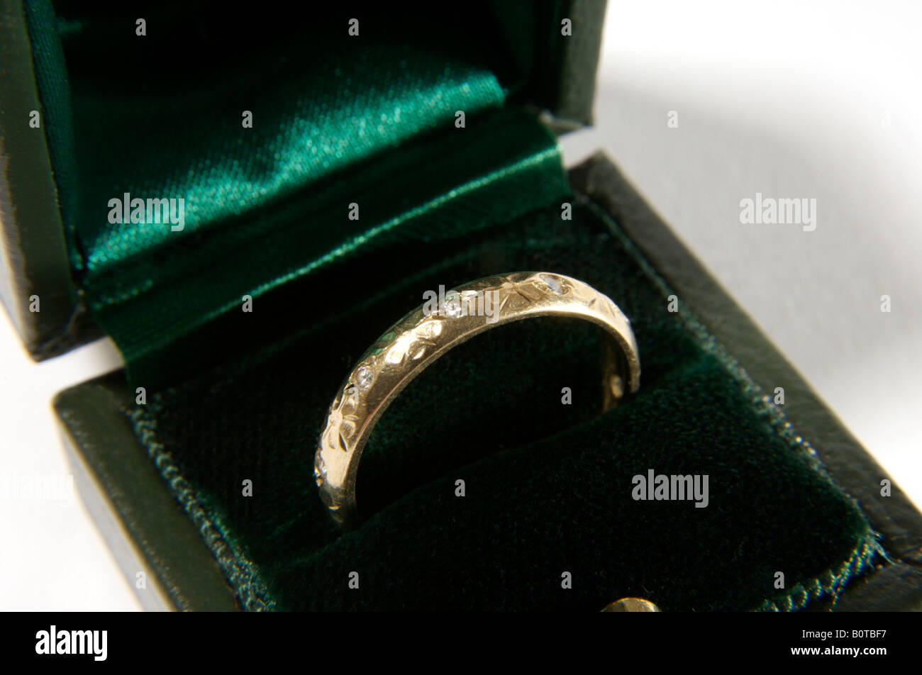 Ring presentation hi-res stock photography and images - Alamy