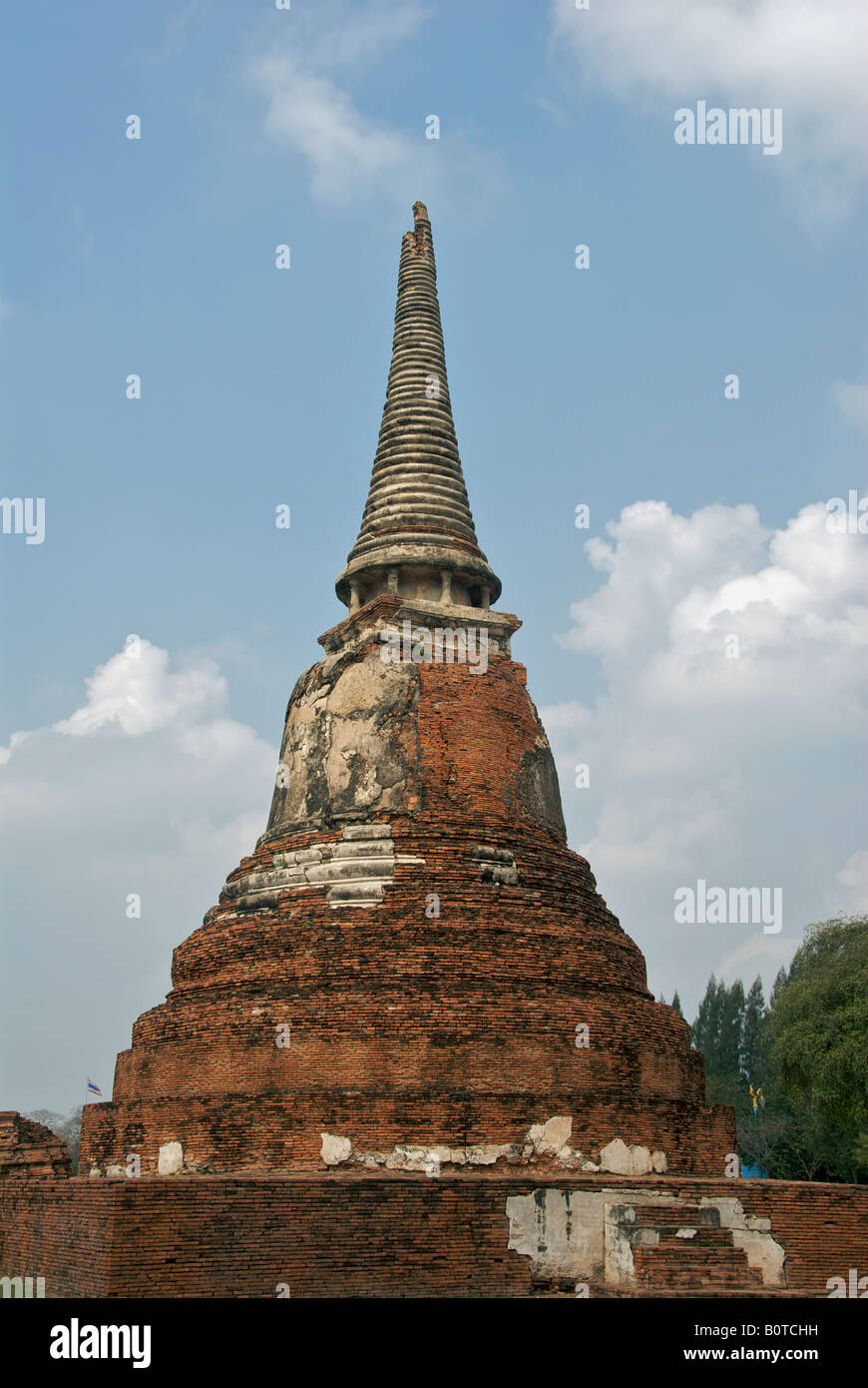 Chedi Temple Wat Mahathat Ayuthaya Thailand Stock Photo - Alamy