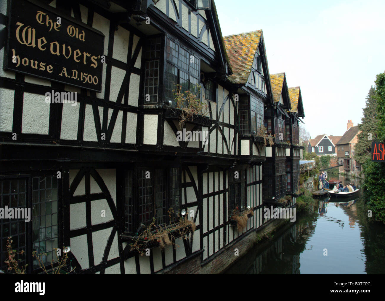 Medieval inn hi-res stock photography and images - Alamy