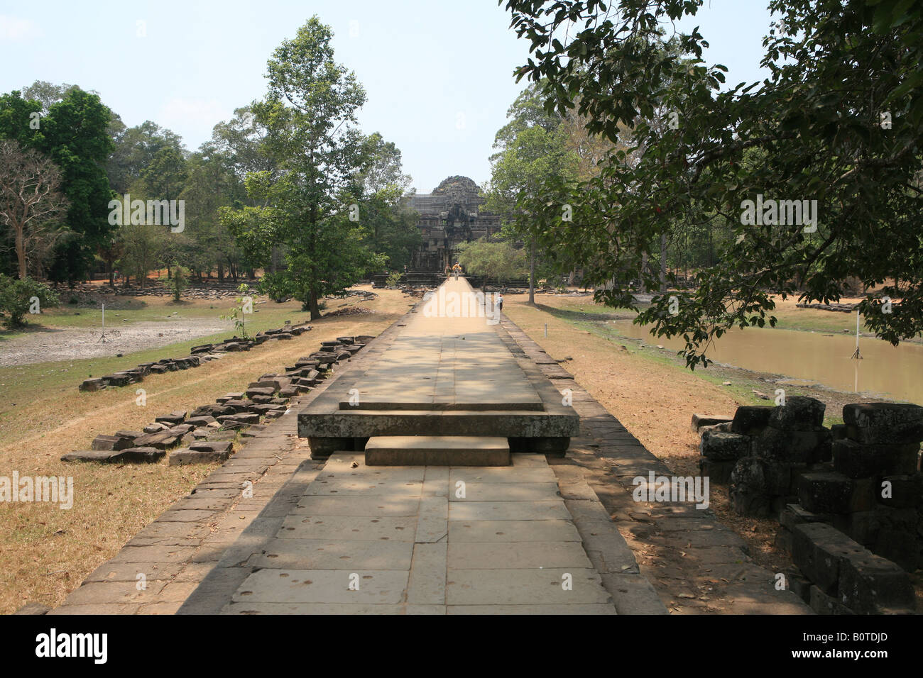 Raised causeway hi-res stock photography and images - Alamy