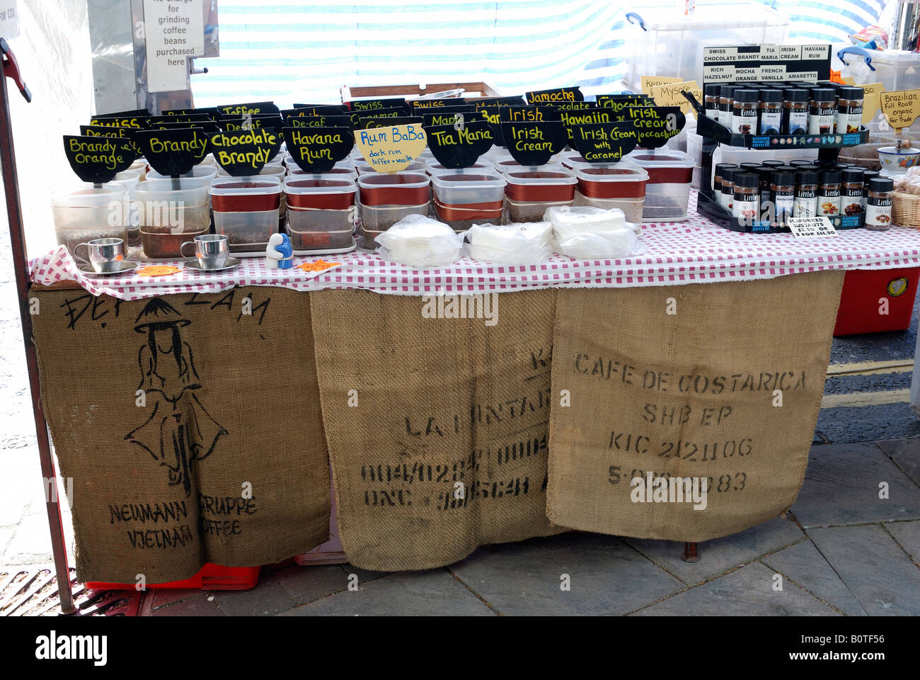 FRESH COFFEE STALL ON MARKET DAY IN MACHYNLLETH POWYS WALES Stock Photo ...