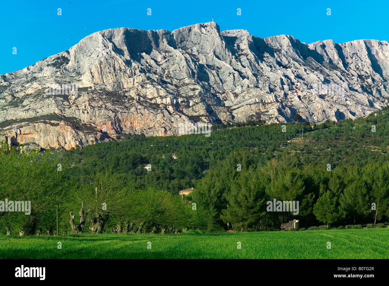 Sainte victoire mountain hi-res stock photography and images - Alamy