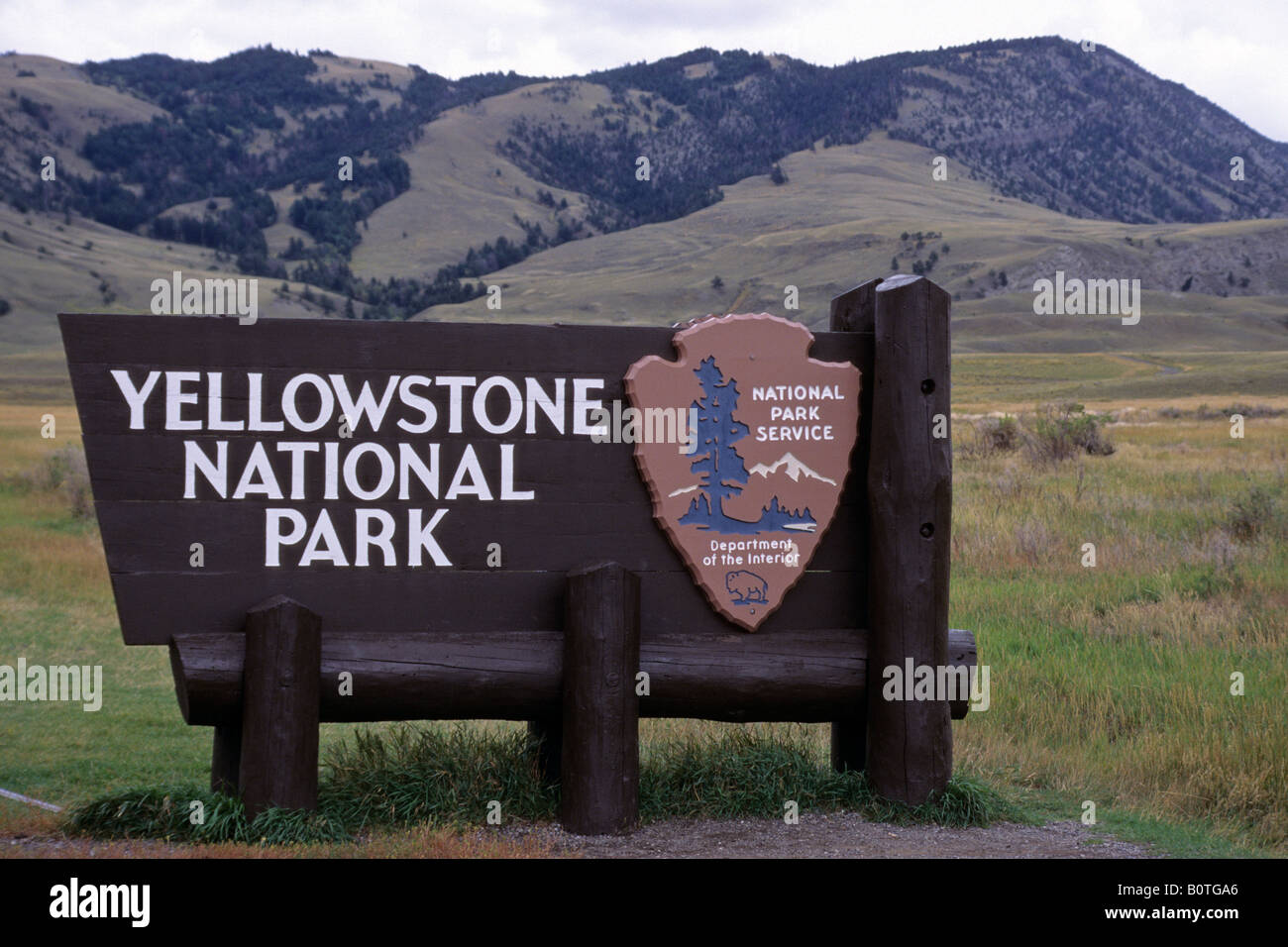 Welcome sign yellowstone hi-res stock photography and images - Alamy