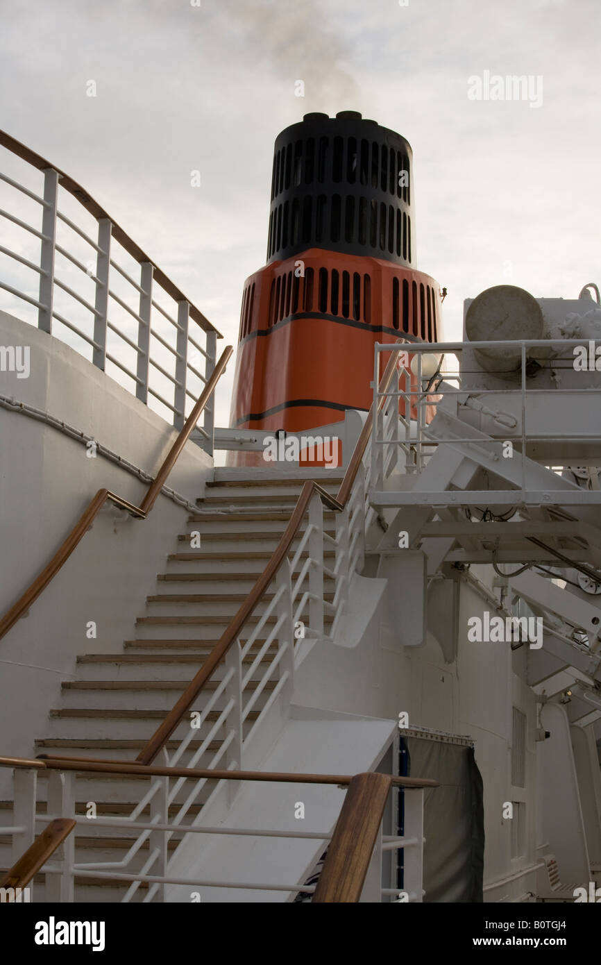 Funnel on QE2 Cunard Cruise ship Stock Photo - Alamy