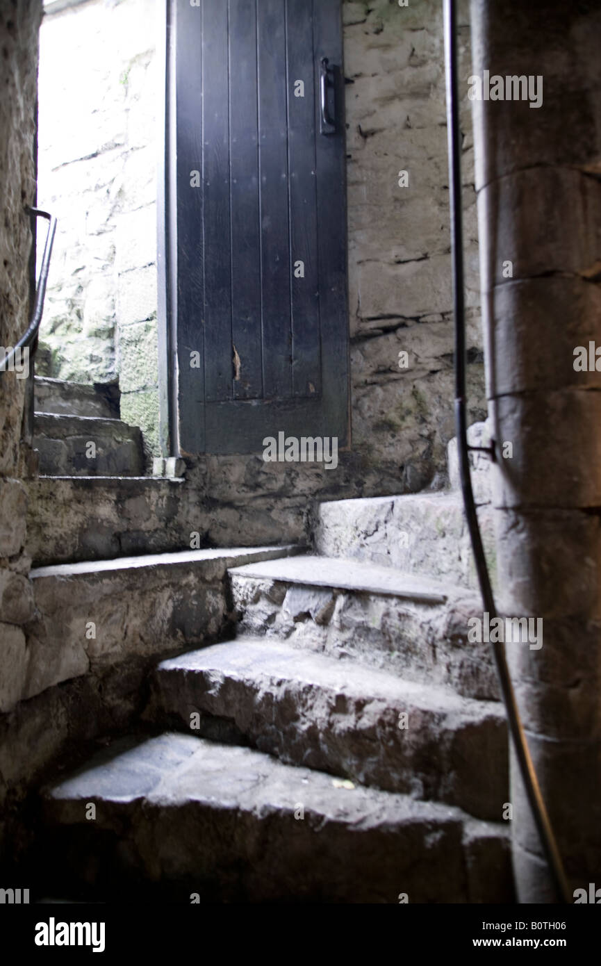 Spiral staircase ireland castle hi-res stock photography and images - Alamy