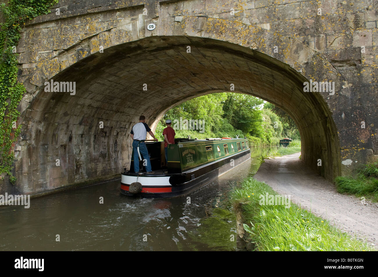 Canal boat or barge hi-res stock photography and images - Alamy