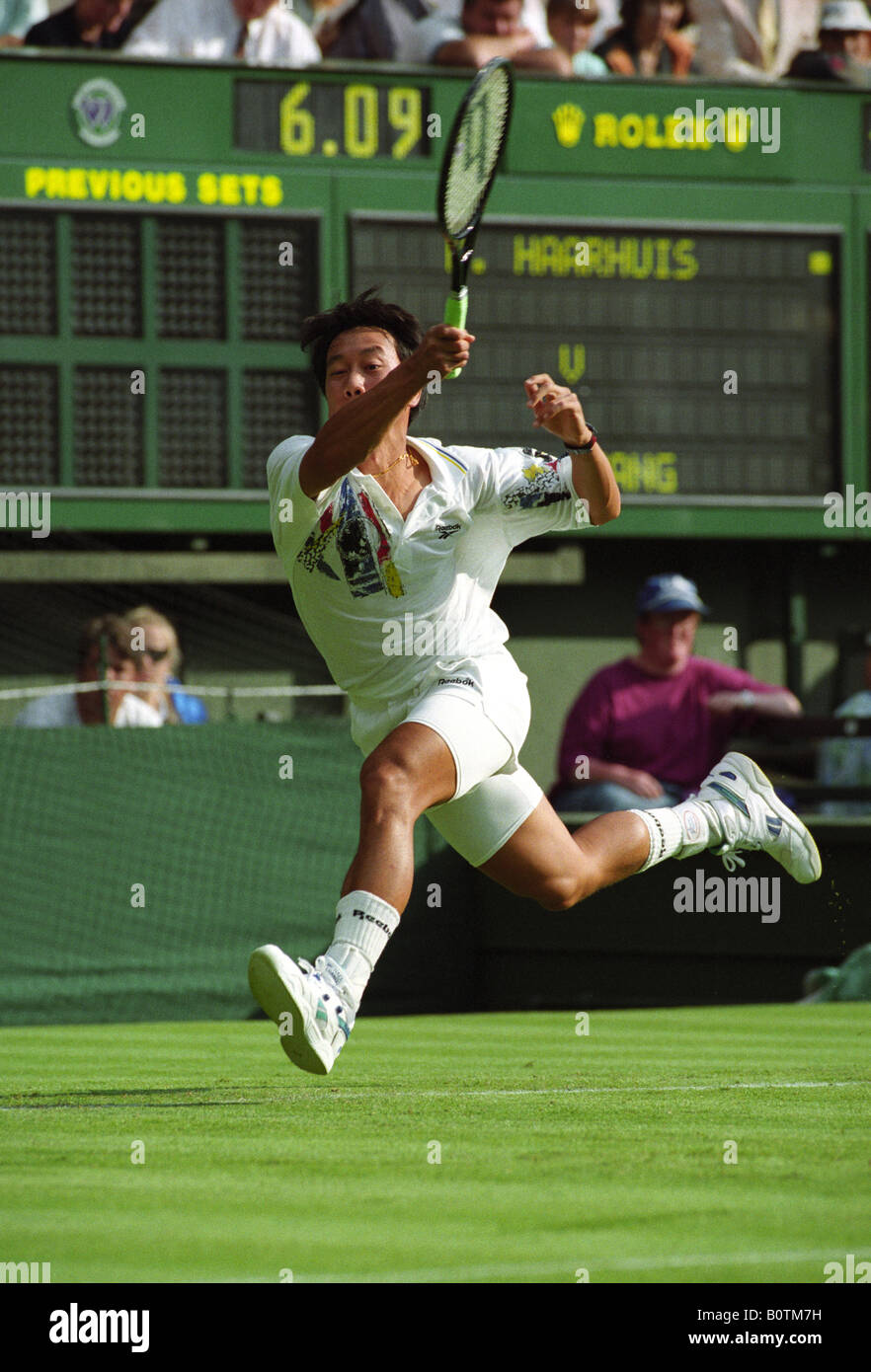 American tennis player Michael Chang at Wimbledon in 1993 Stock Photo ...