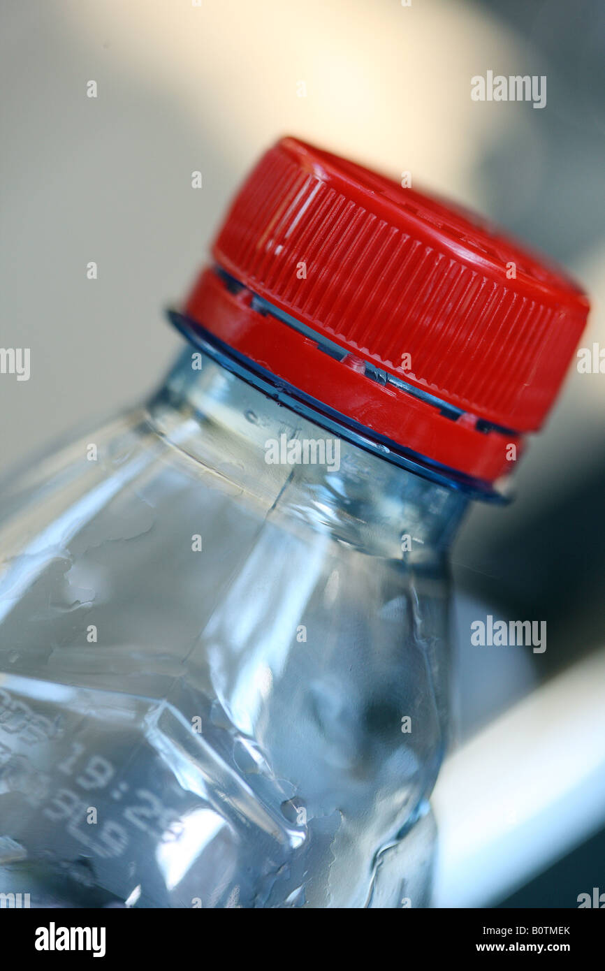 A bottle top to a plastic bottle of water Stock Photo - Alamy
