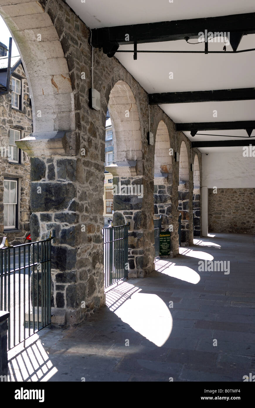 Stone arches hi-res stock photography and images - Alamy