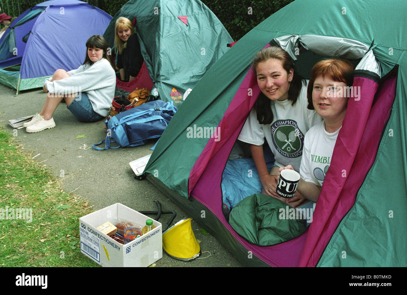 Tennis fans camping outside the gates to Wimbledon Tennis Championships ...