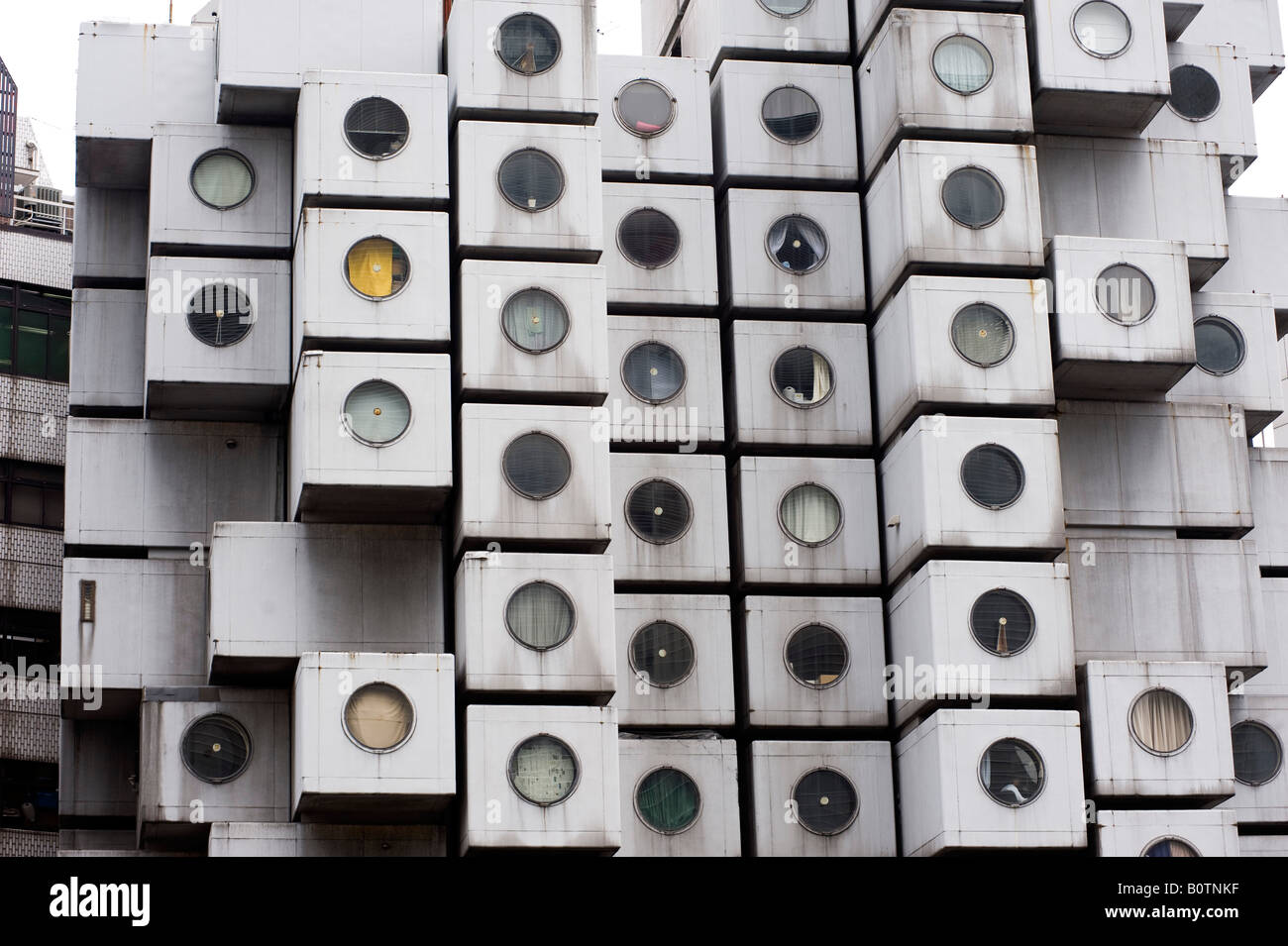 Unusual building in tokyo hi-res stock photography and images - Alamy